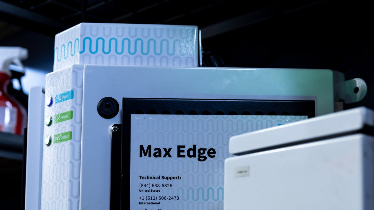 Max Edge | NOV